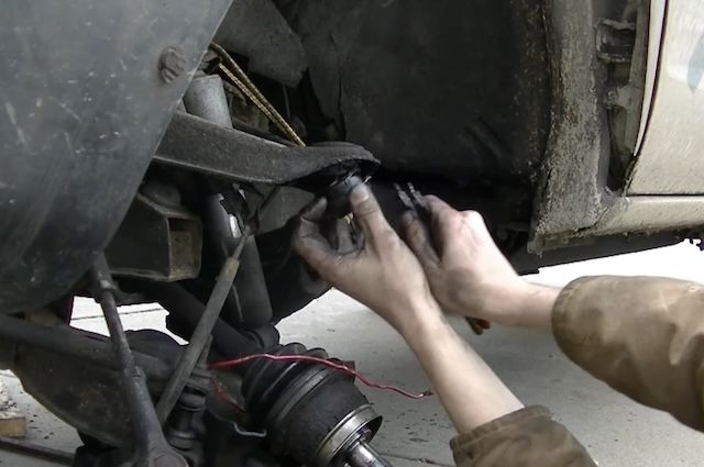 How To Diagnose A Failing Ball Joint: Common Ball Joint Problems ...