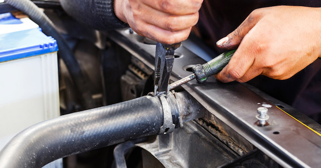 How To Replace A Honda Radiator Hose | Suburban Auto Parts Blog