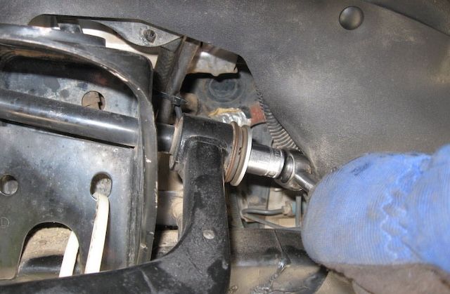 How To Replace Toyota Tacoma Suspension Control Arms | Toyota Parts ...