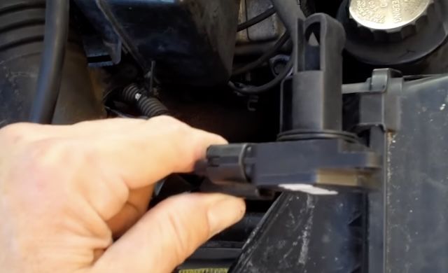 What Is A Mass Air Flow (MAF) Sensor, And Why Is It Important? | Toyota ...
